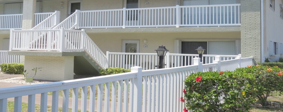 Residential & Commercial Fence Supplier | Tek-Rail, Inc.