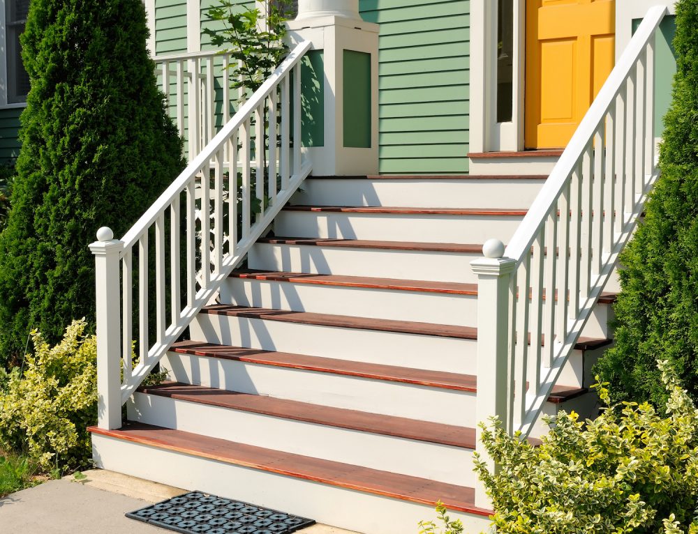 Guardrail vs Handrail | Commercial & Residential Railing